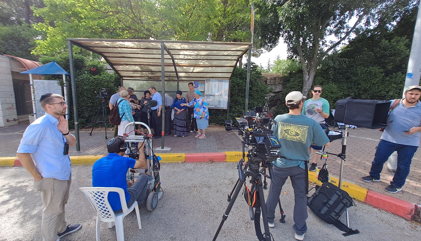 It Takes a Village - On Location in Efrat - Torah Live